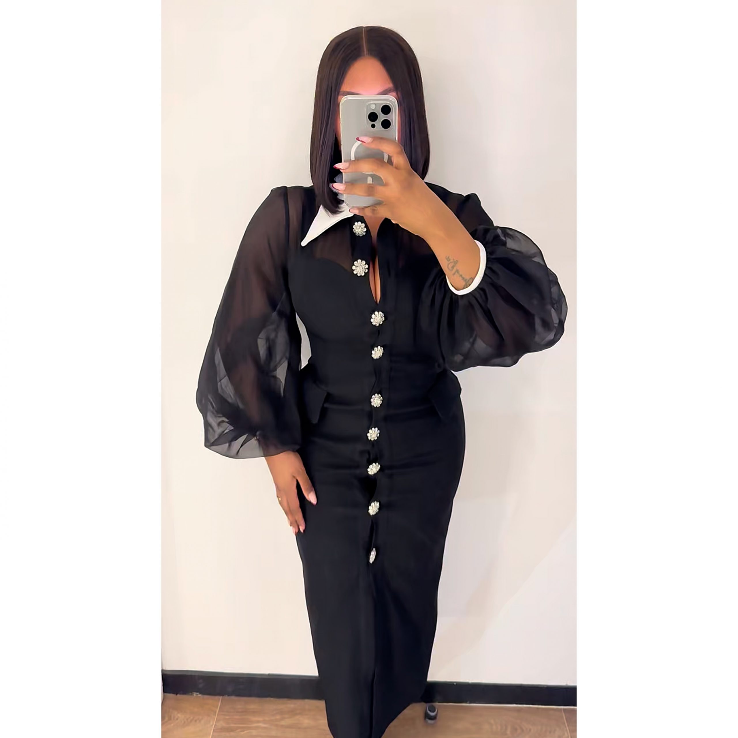 ROBE À BOUTONS NOIR – Jenny Bee